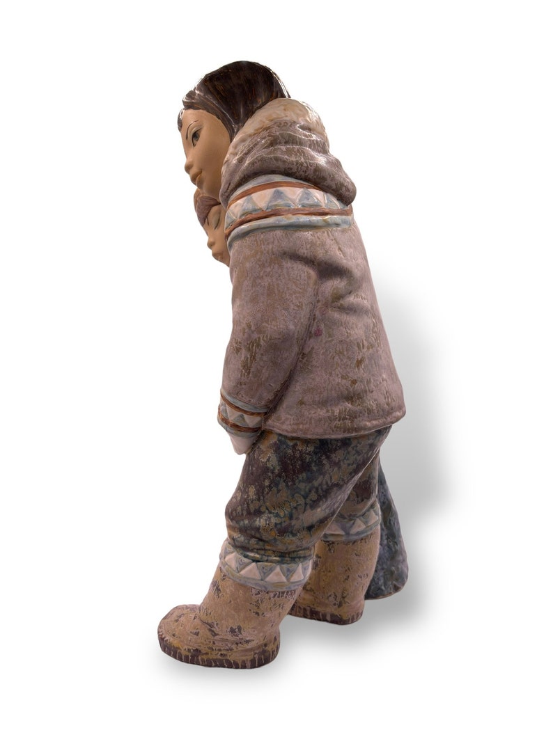LLADRO Porcelain Eskimo Boy and Girl Cuddling Figurine - Etsy