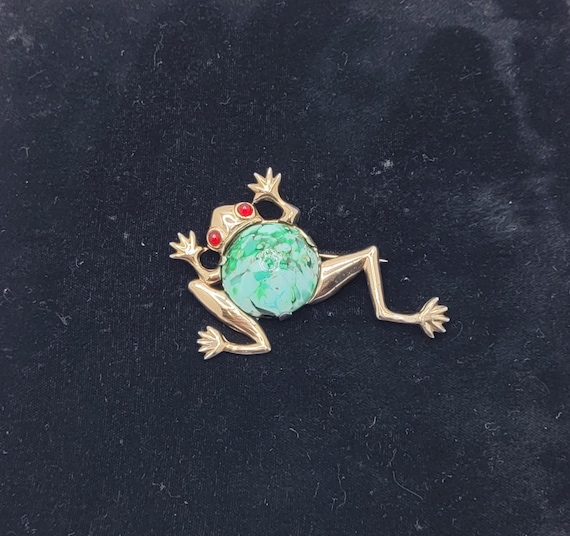 1940s Turquoise Belly Sterling frog with red cabochon… - Gem