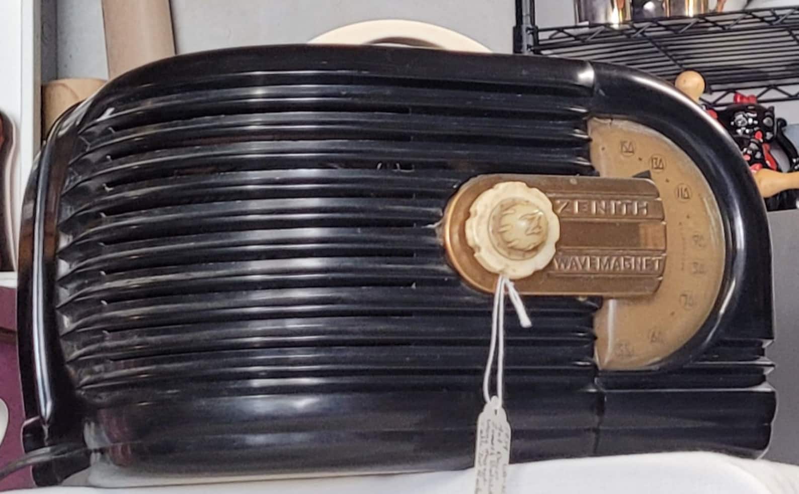 Art Deco 1939 Zenith Wave Magnet Tabletop Bakelite Radio - Etsy