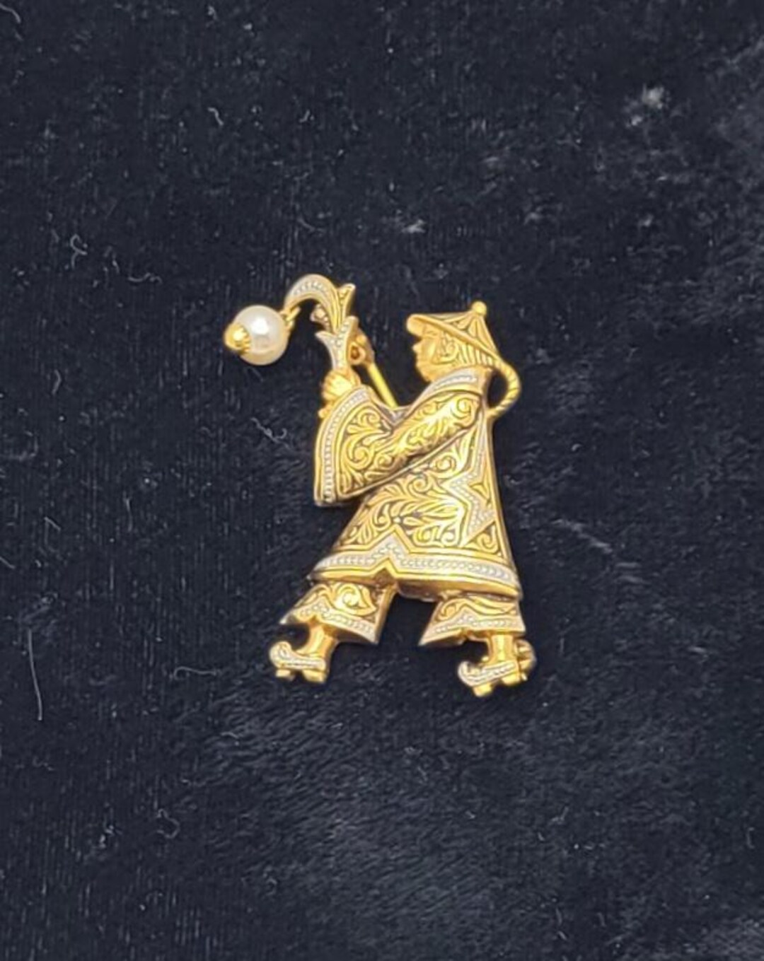 Fabulous 1950s, Siam Walking Man Brooch With Pearl Drop Light. - Etsy