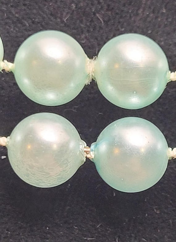 1950s Graduated faux Blue Pearl necklace individually… - Gem