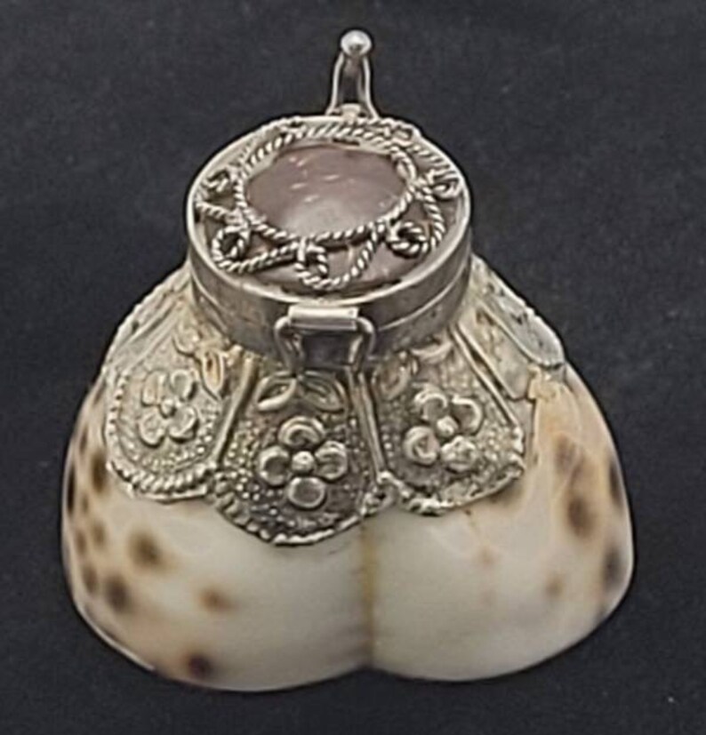 Middle Eastern, Shell Trinket Bottle - Etsy