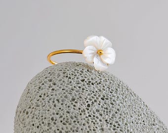 18k Gold Plated Chunky Flower Ring Gold Flower Chunky Ring Non Tarnish ...