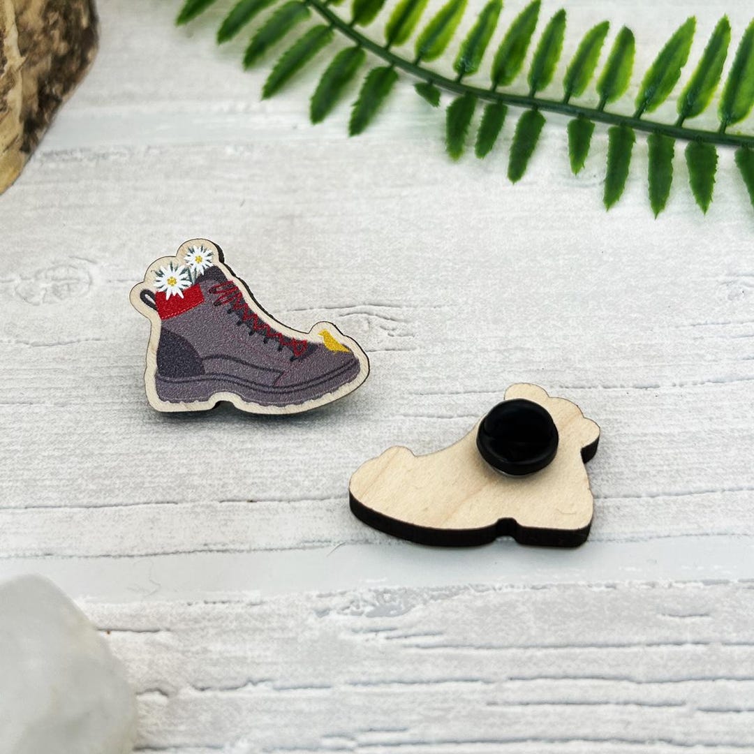 Edelweiss Hiking Boot Pin Badge - Etsy