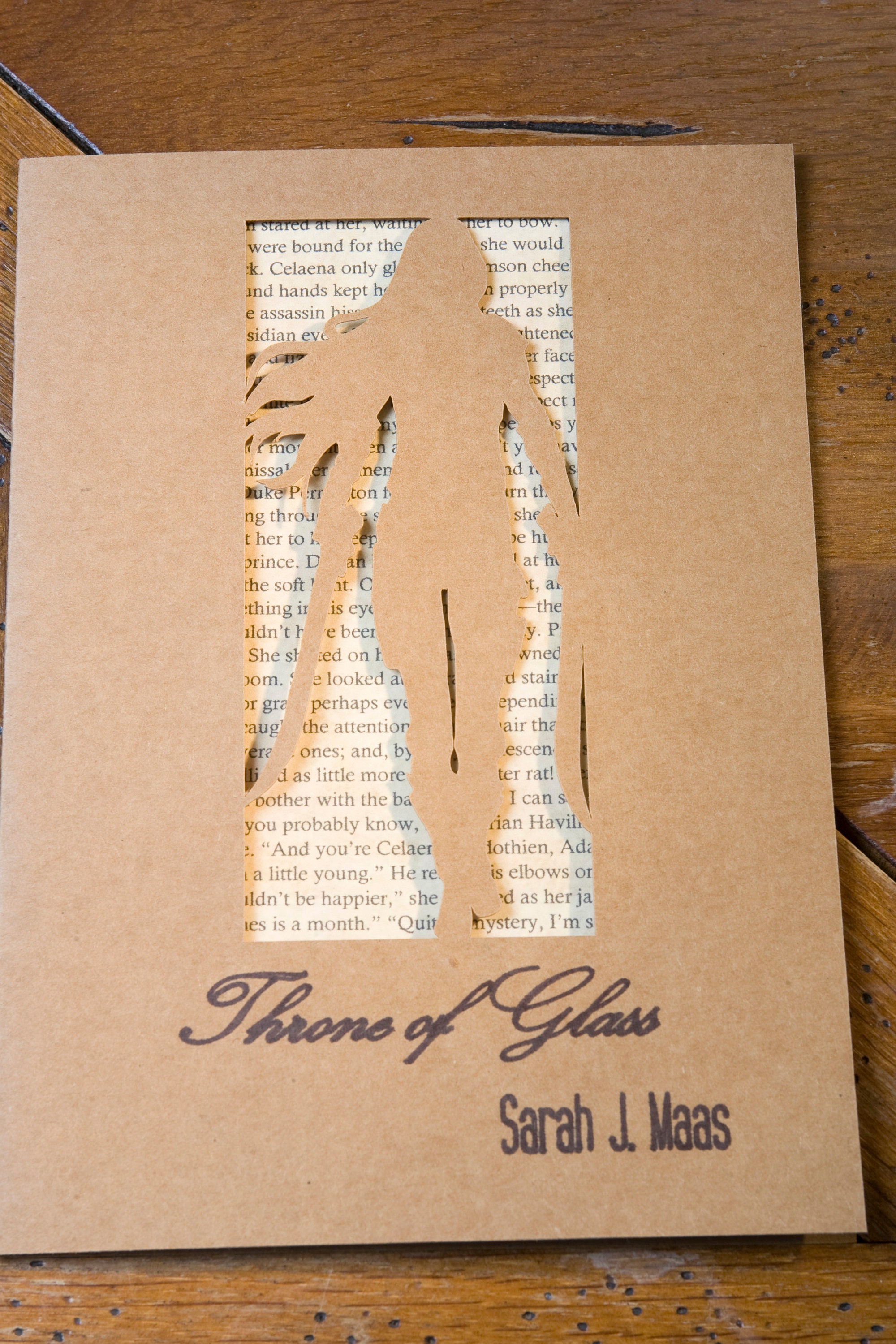 Throne of Glass Keepsake Papercut Card. Sarah J Maas Papercut Card ...