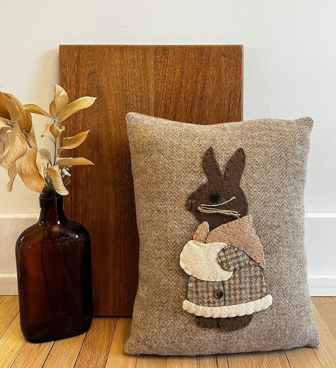 Wanda the Whimsical Rabbit, Primitive Wool Accent Pillow - Etsy
