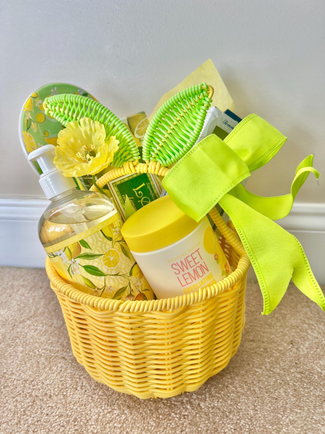 Lemon Themed Gift Basket* Gifts for Her* Housewarming Gifts* Hostess ...
