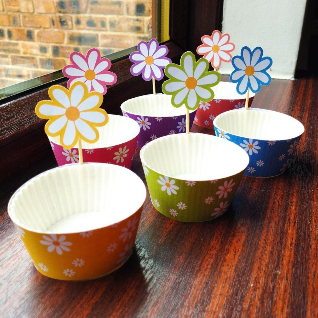Cupcake Wrappers Daisies Printable | Spring Party Decorations - Etsy