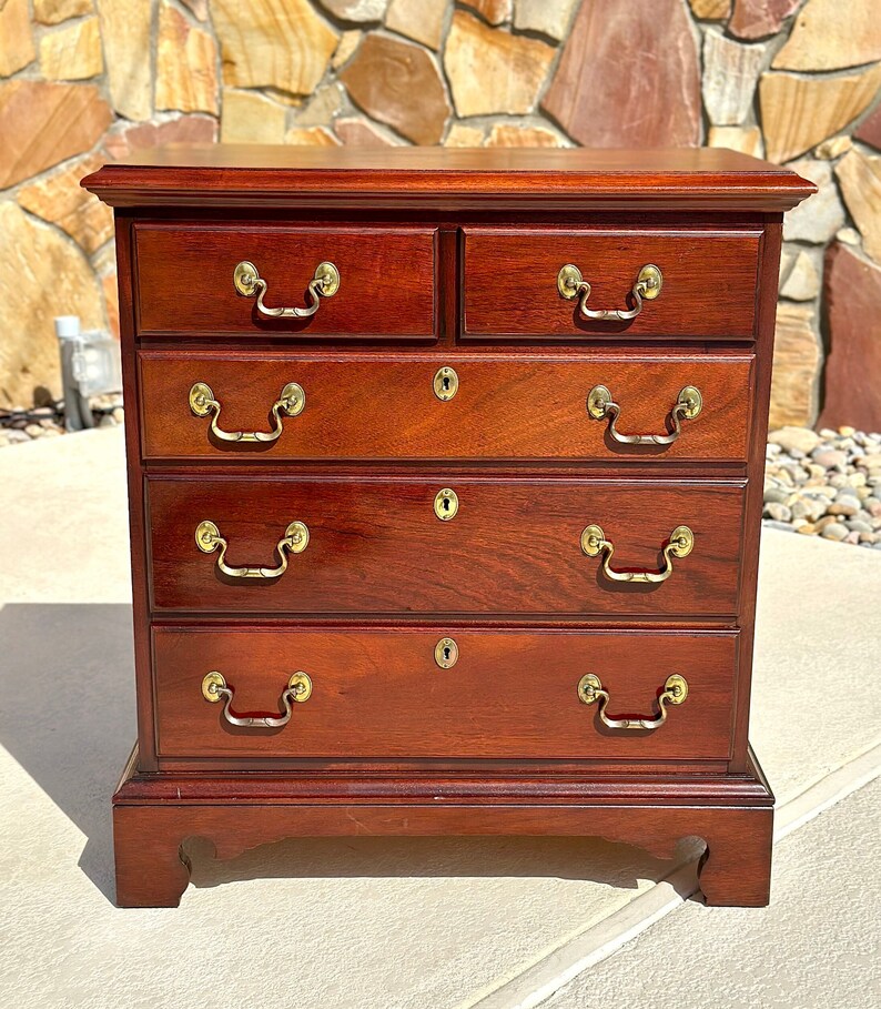 Vintage Link-taylor Mahogany Five Drawer Solid Wood Bachelors Chest of ...