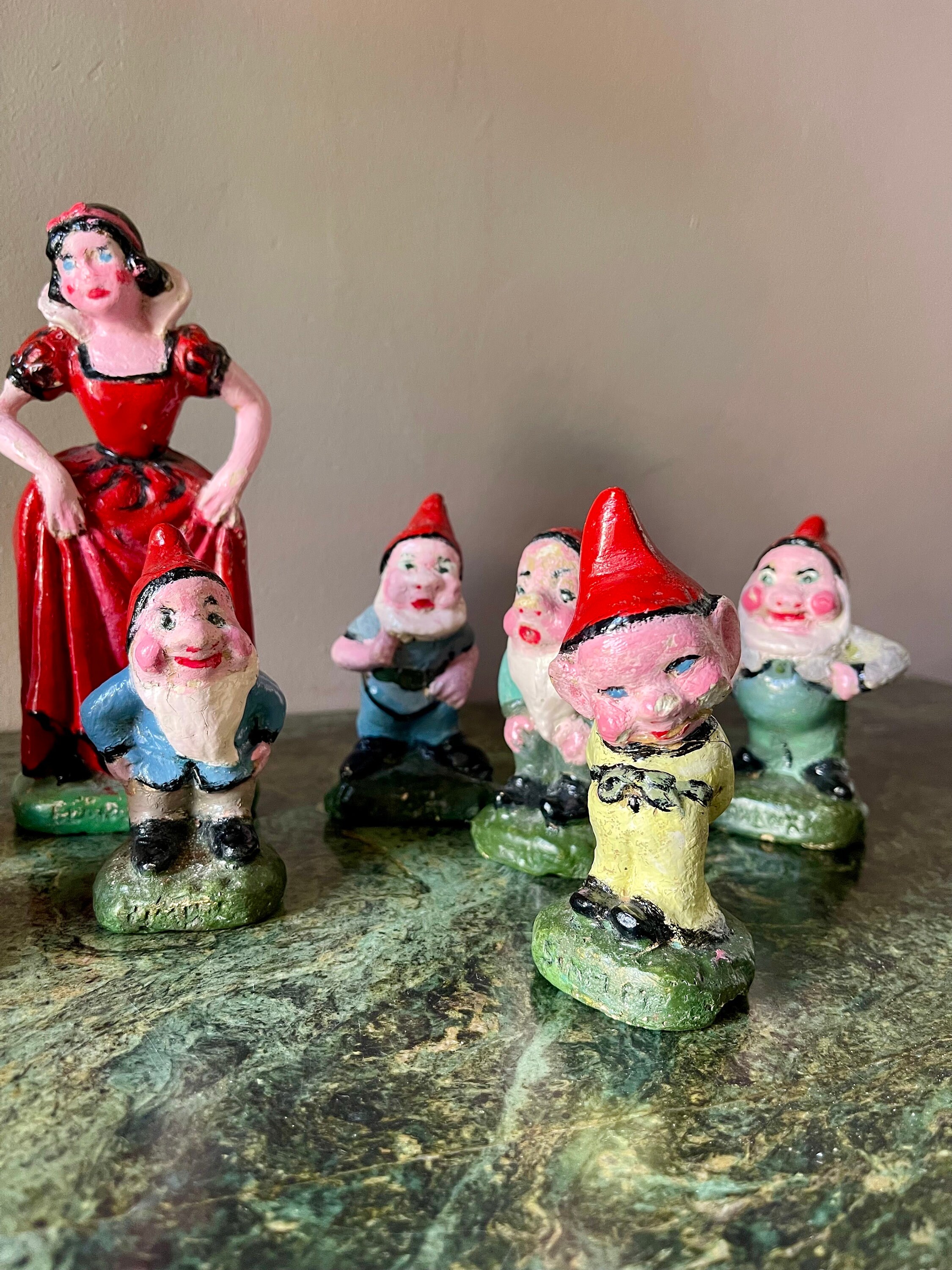 VINTAGE Ceramic Snow White & the Seven Dwarfs Set - Etsy