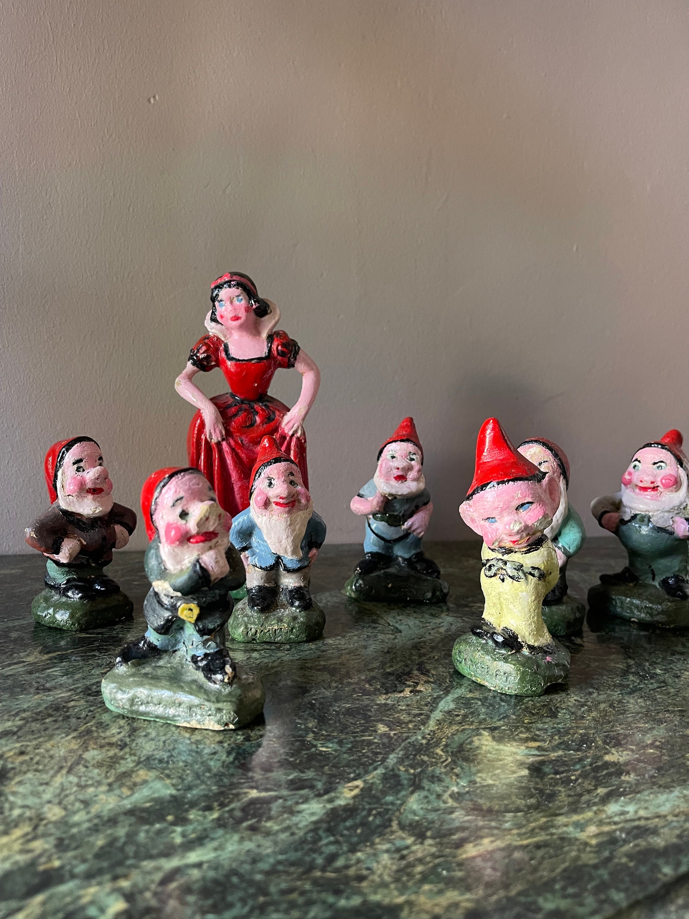 VINTAGE Ceramic Snow White & the Seven Dwarfs Set - Etsy