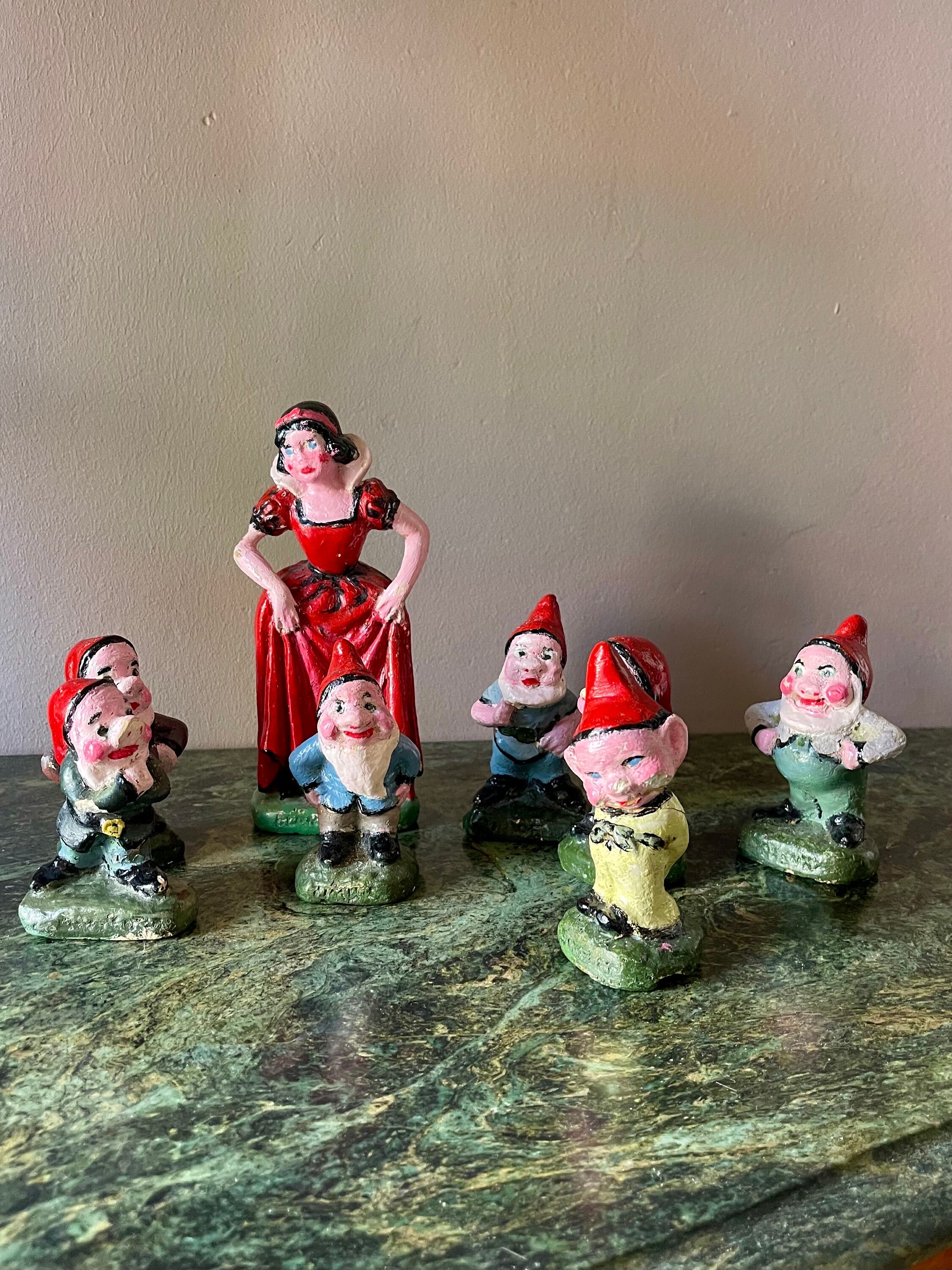 VINTAGE Ceramic Snow White & the Seven Dwarfs Set - Etsy