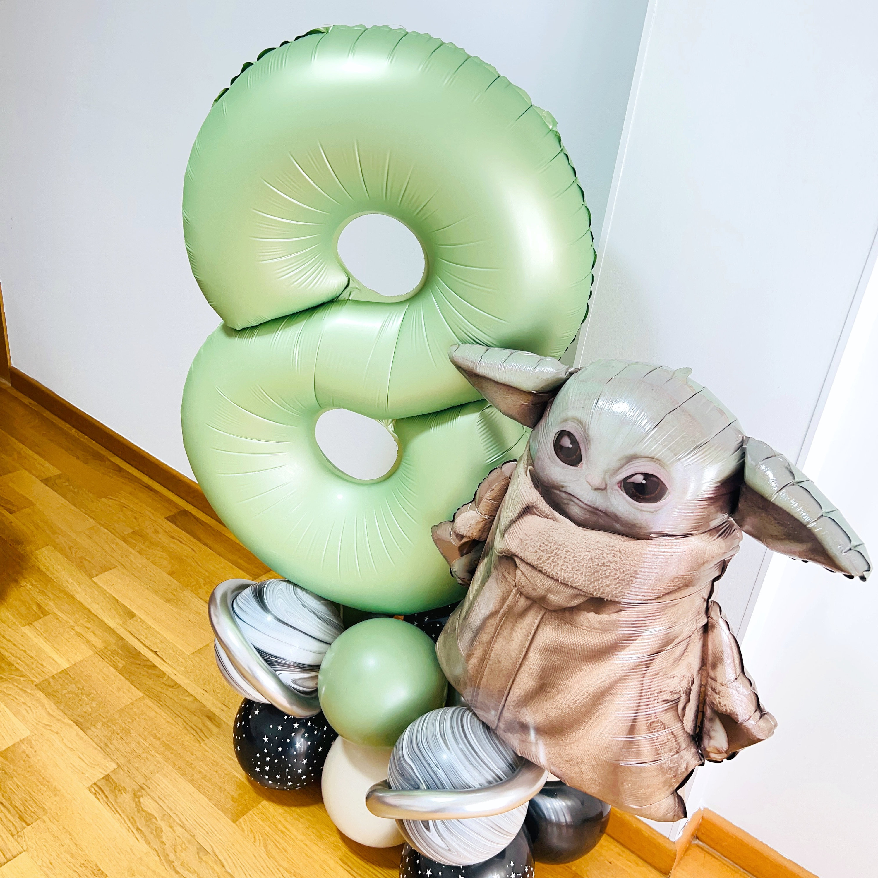 Licensed Star Wars Balloon Sculpture: Mandalorian Birthday Decorations ...