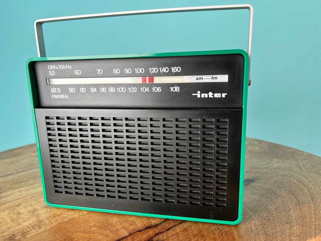 Vintage Green and Black 70s Transistor Radio - Midcentury Modern Decor ...