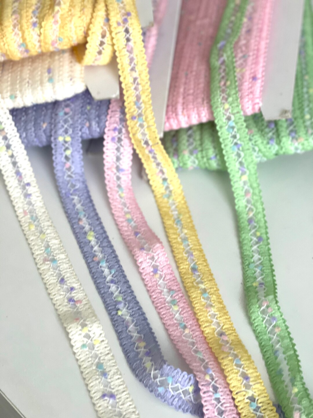 3/4" Vintage Mesh Mini Pom Pom Novelty Knit, Lattice Lace, Illusion ...