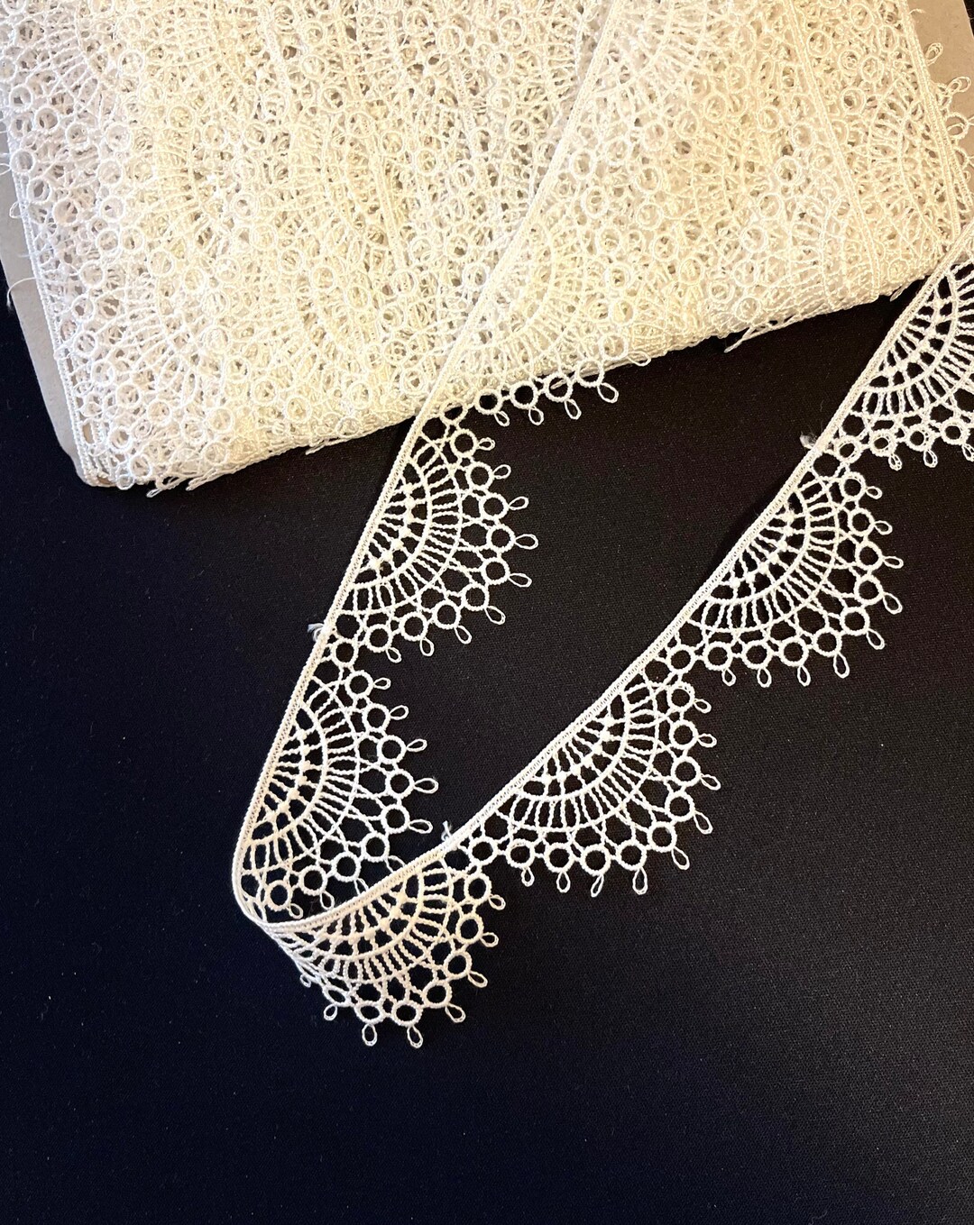 1 1/4" Elegant Fine Chantilly Filigree Floral Lace Fancy Scalloped ...
