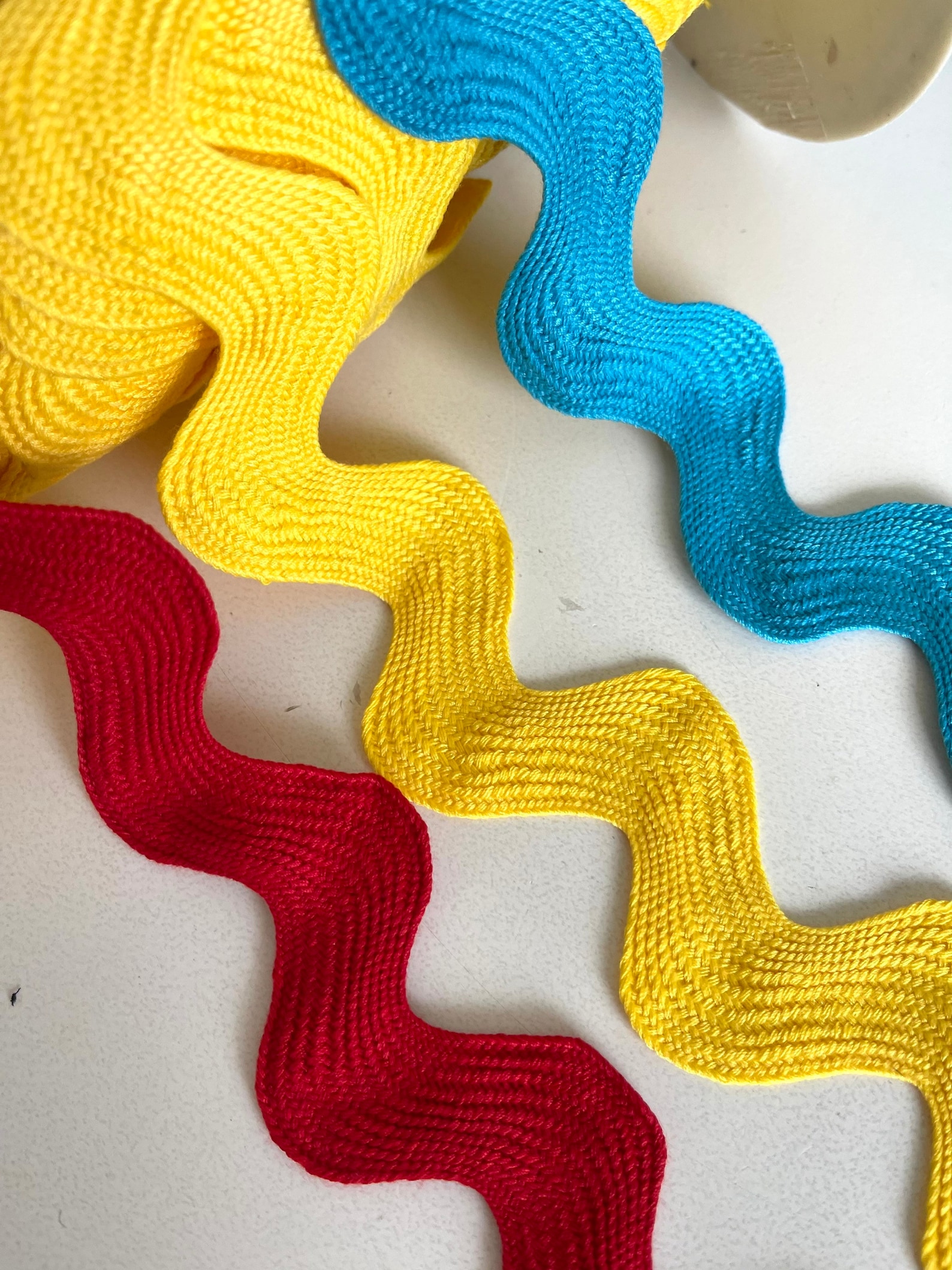 1" Vintage Jumbo Size Poly Ric Rac Flat Zig Zag Bright Reversible Zig ...