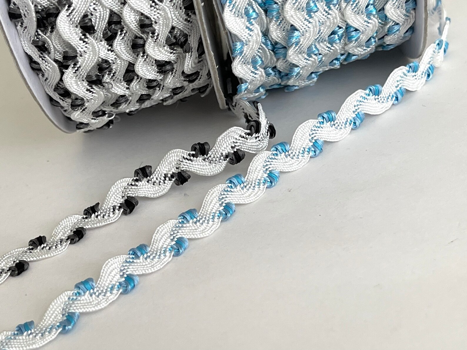 Novelty Feather Edge Vintage Ric Rac Reversible Ribbon, Grey/white ...