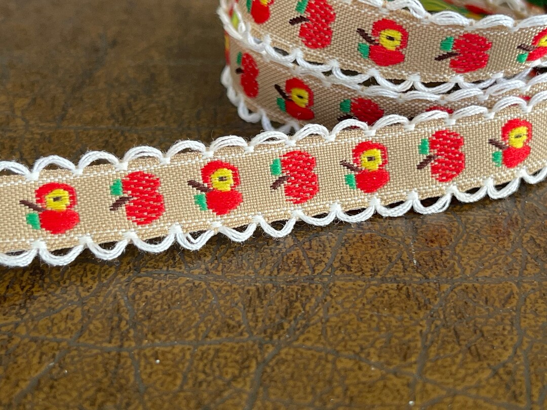 1/2" Vintage Natural Tan Cotton Embroidered Apples, Red Apple Fruit Fun ...