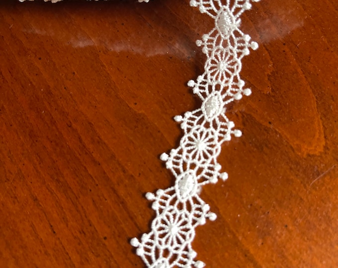 1 1/4" Elegant Fine Chantilly Filigree Floral Lace Fancy Scalloped ...