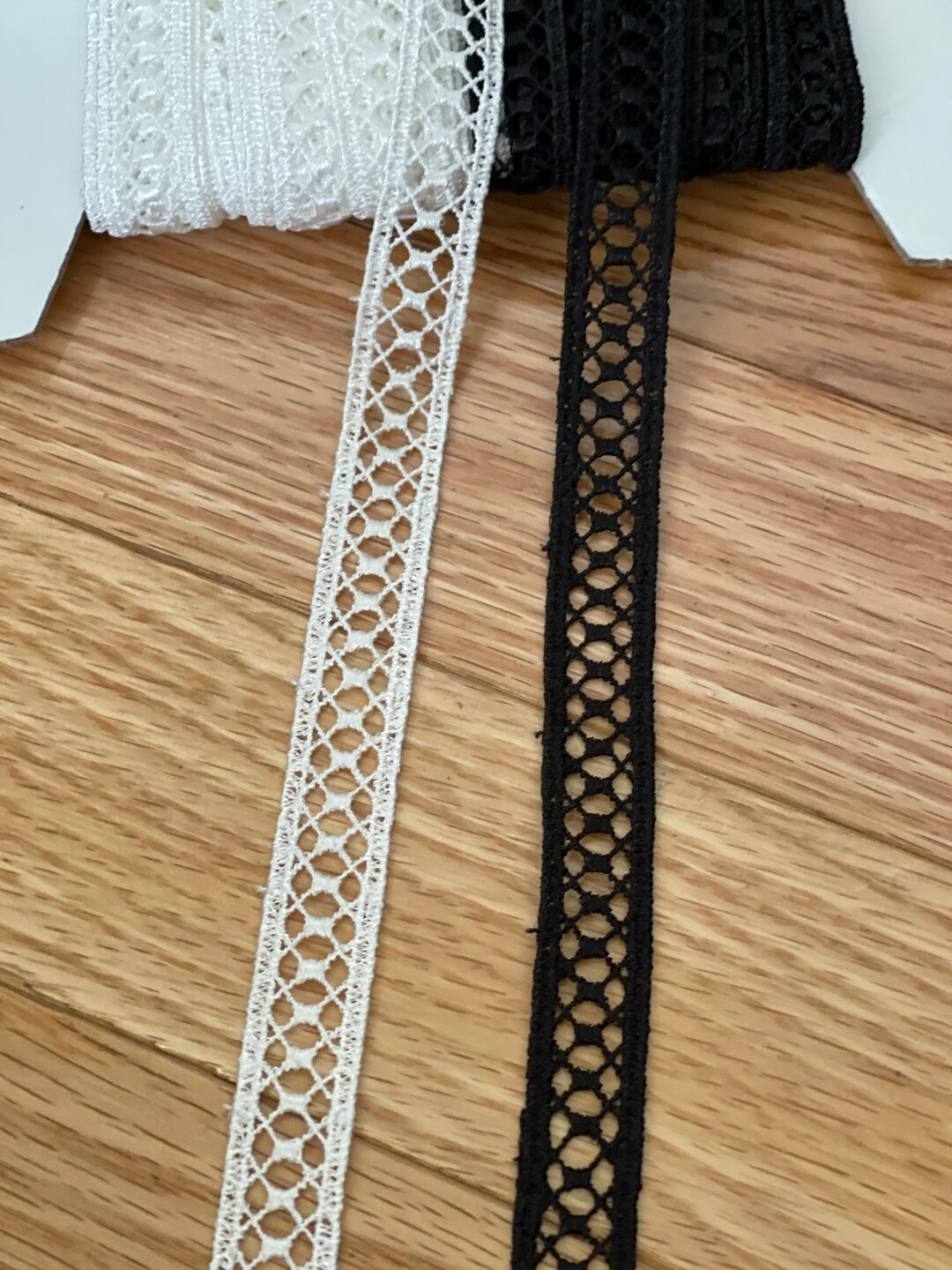 1/2 Geometric Cut Out Diamond Venise Lace, Step Ladder Edge Cut Out ...