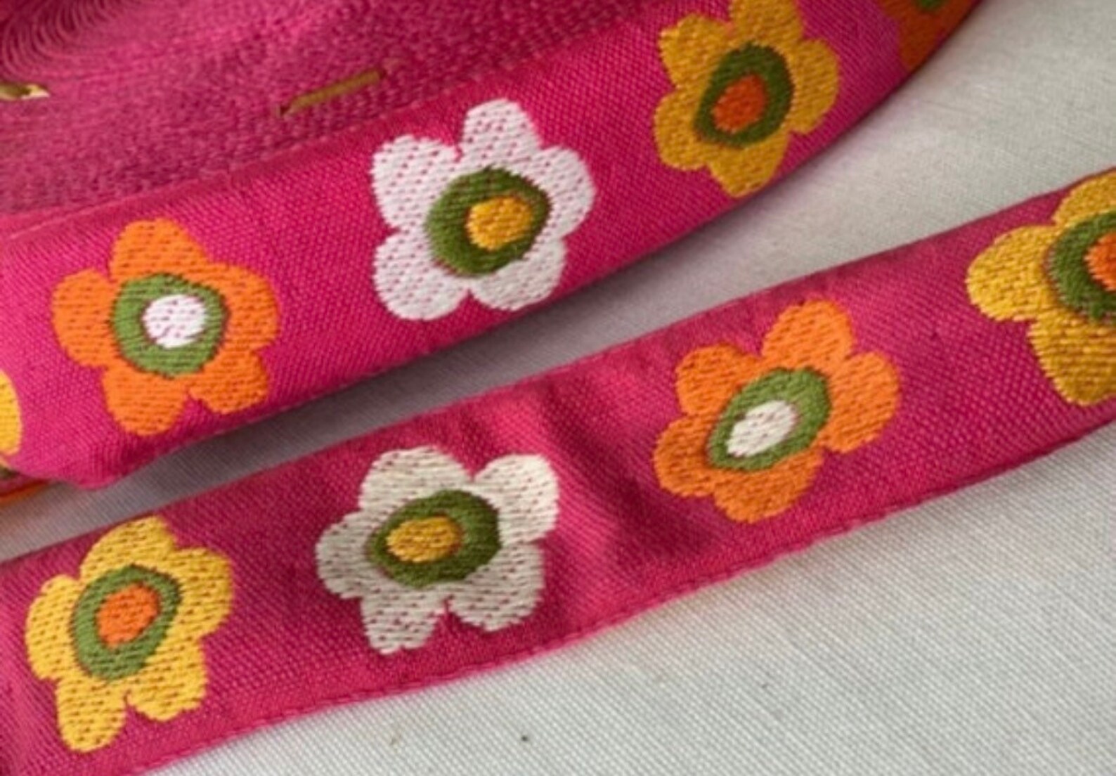 1 3/4 Vintage Floral Big Groovy Daisy Woven Jacquard - Etsy