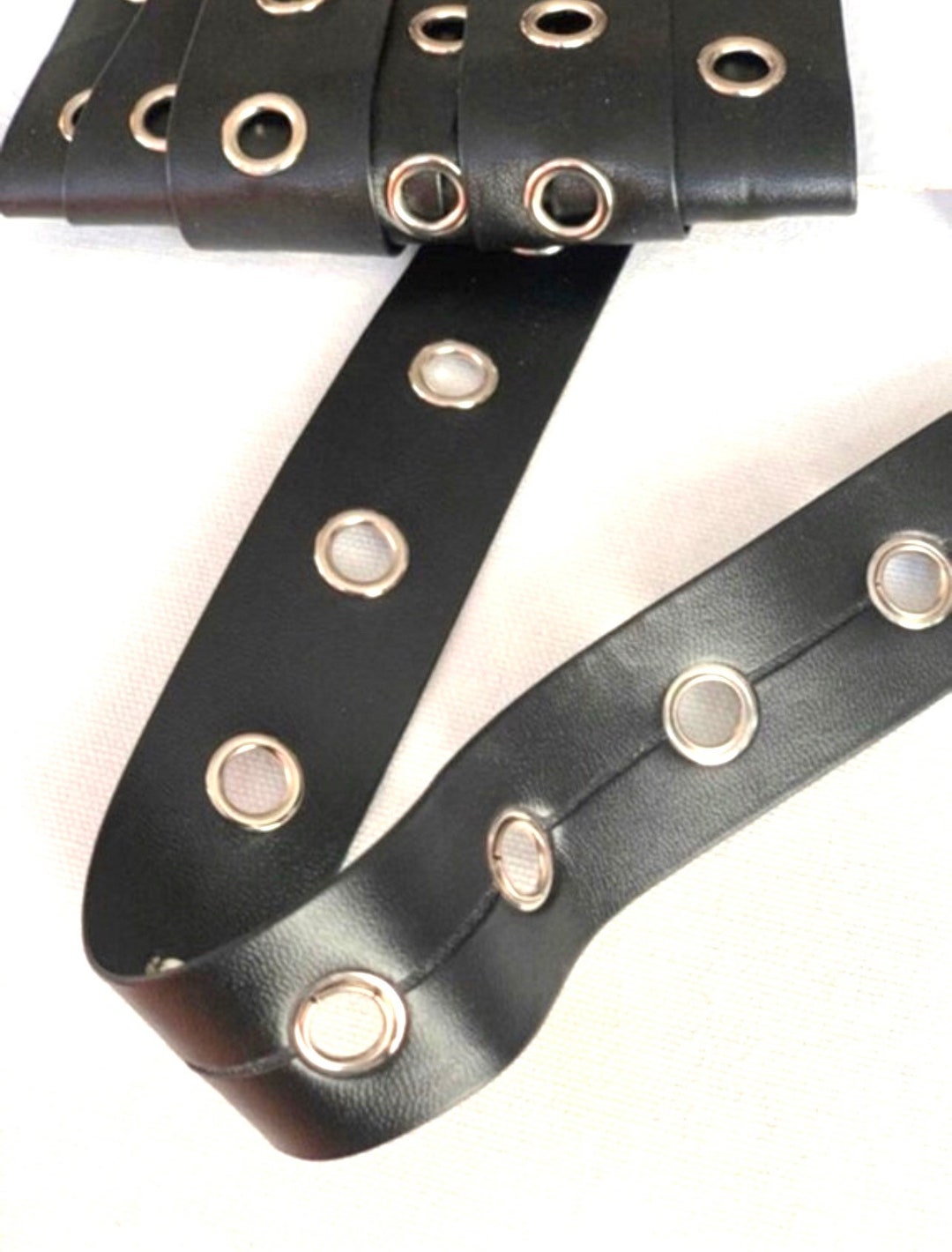 1 1/8" Studded Silver Grommet Pleather Tape, 1 Row Silver Novelty ...
