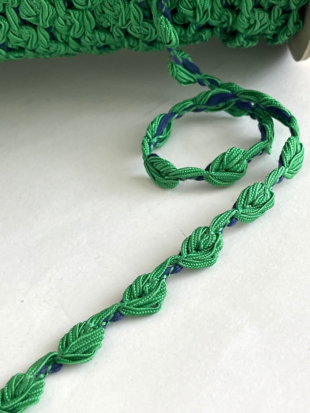 2 YARDS Vintage Jumbo Rosebud Chain Floral Trim Grass Green Middy Braid ...