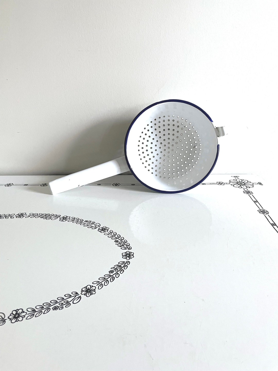 Vintage White Blue Trim Enamelware Strainer Colander With Handle - Etsy
