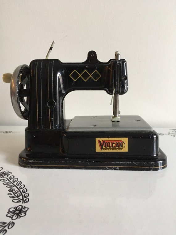 Vintage 1950s Vulcan Dumpy England Child's Sewing Machine - Etsy
