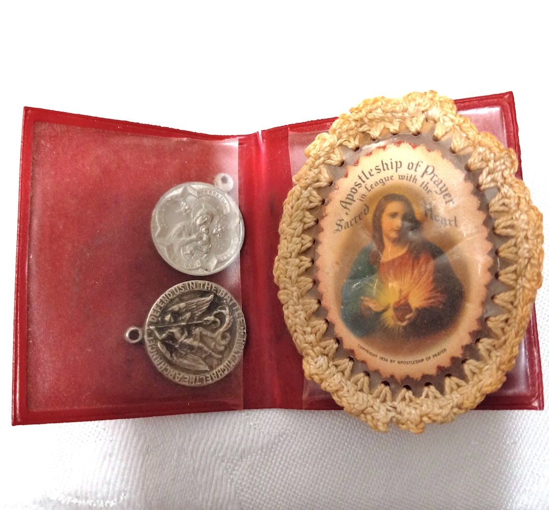 Vintage Religious Catholic Order 'my Passionist Memento' Crocheted Card ...