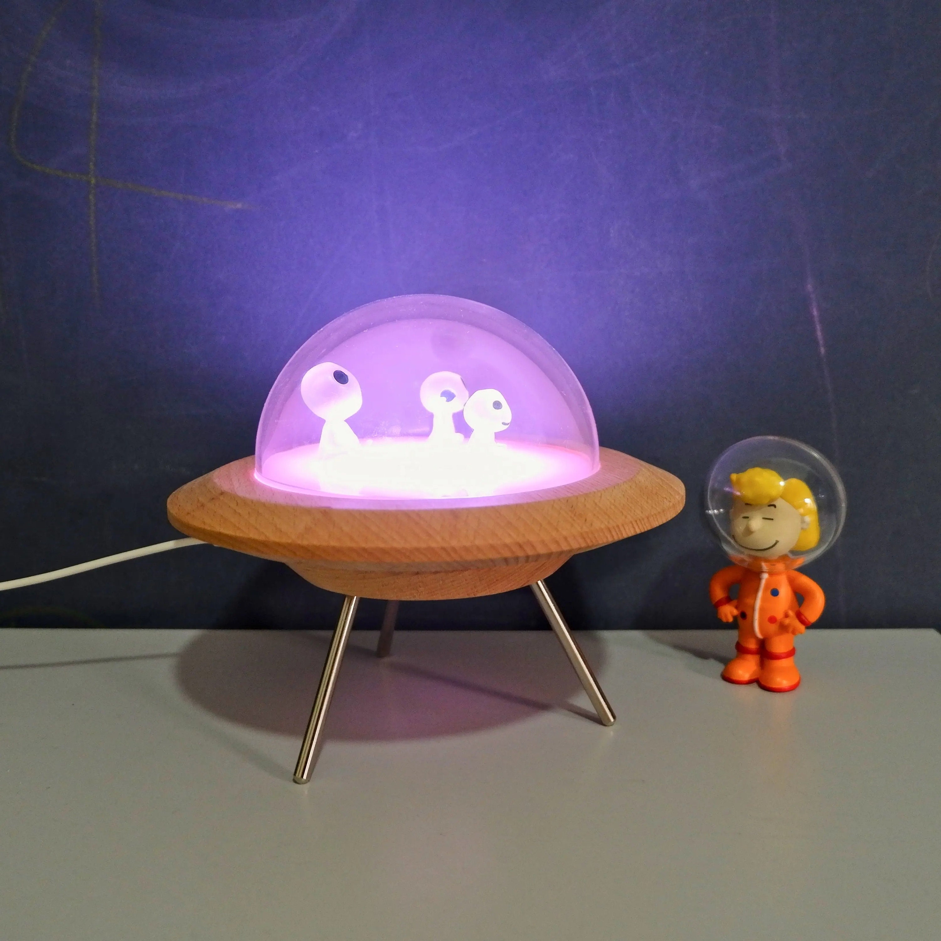 UFO Flying Saucer Lamp Alien, Spaceship Desk Lamp, Smart Portable Lamp ...