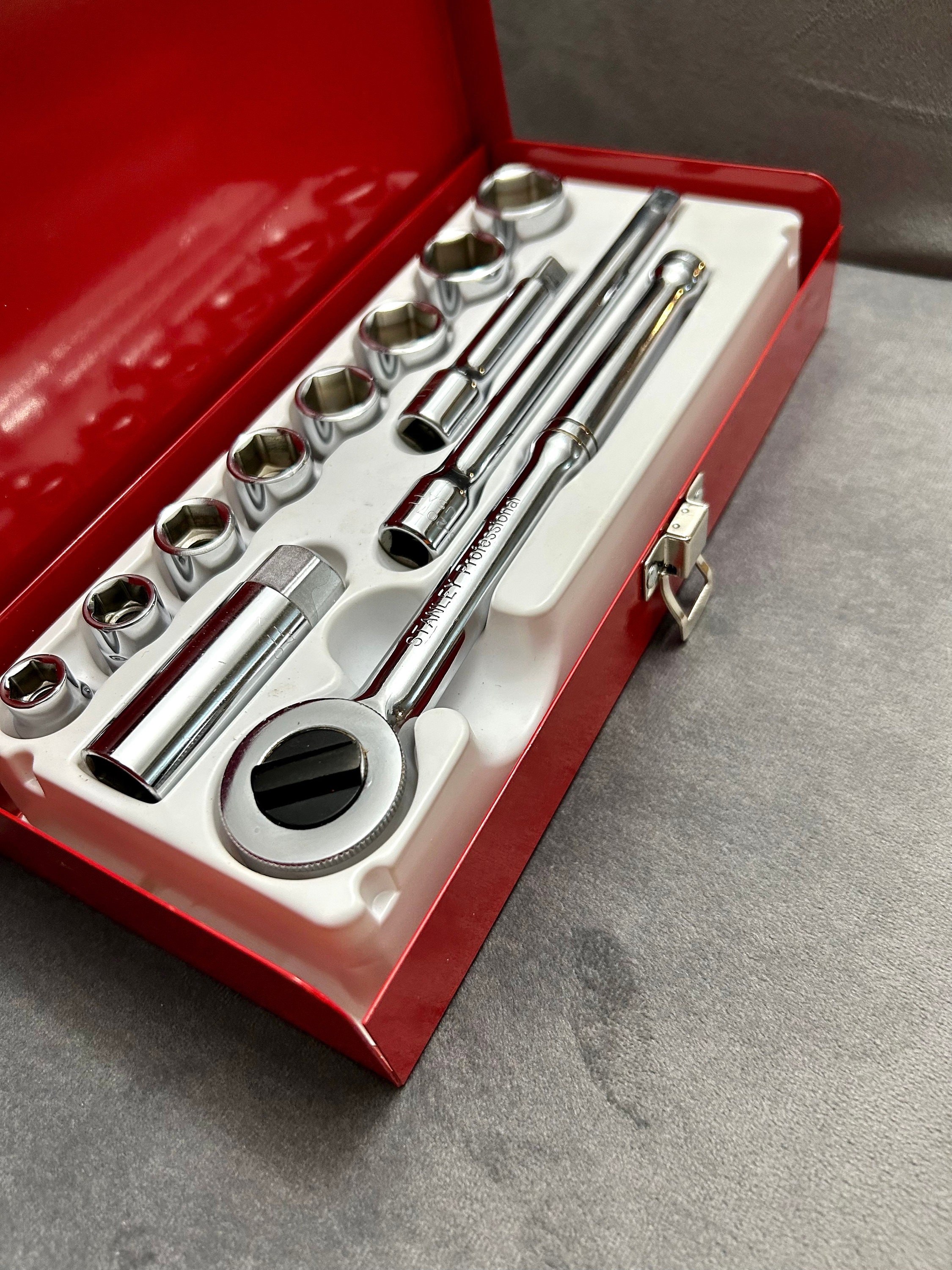 MADE in USA Vintage STANLEY Professional S A E Socket Set in Metal Box ...