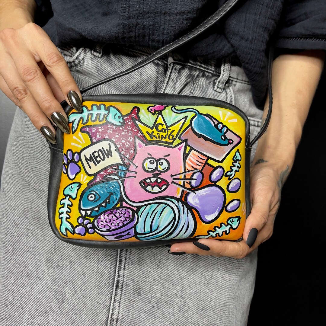 Hand Painting Crossbody Woman Bag With King Cat Doodle Art / Cute Cat ...