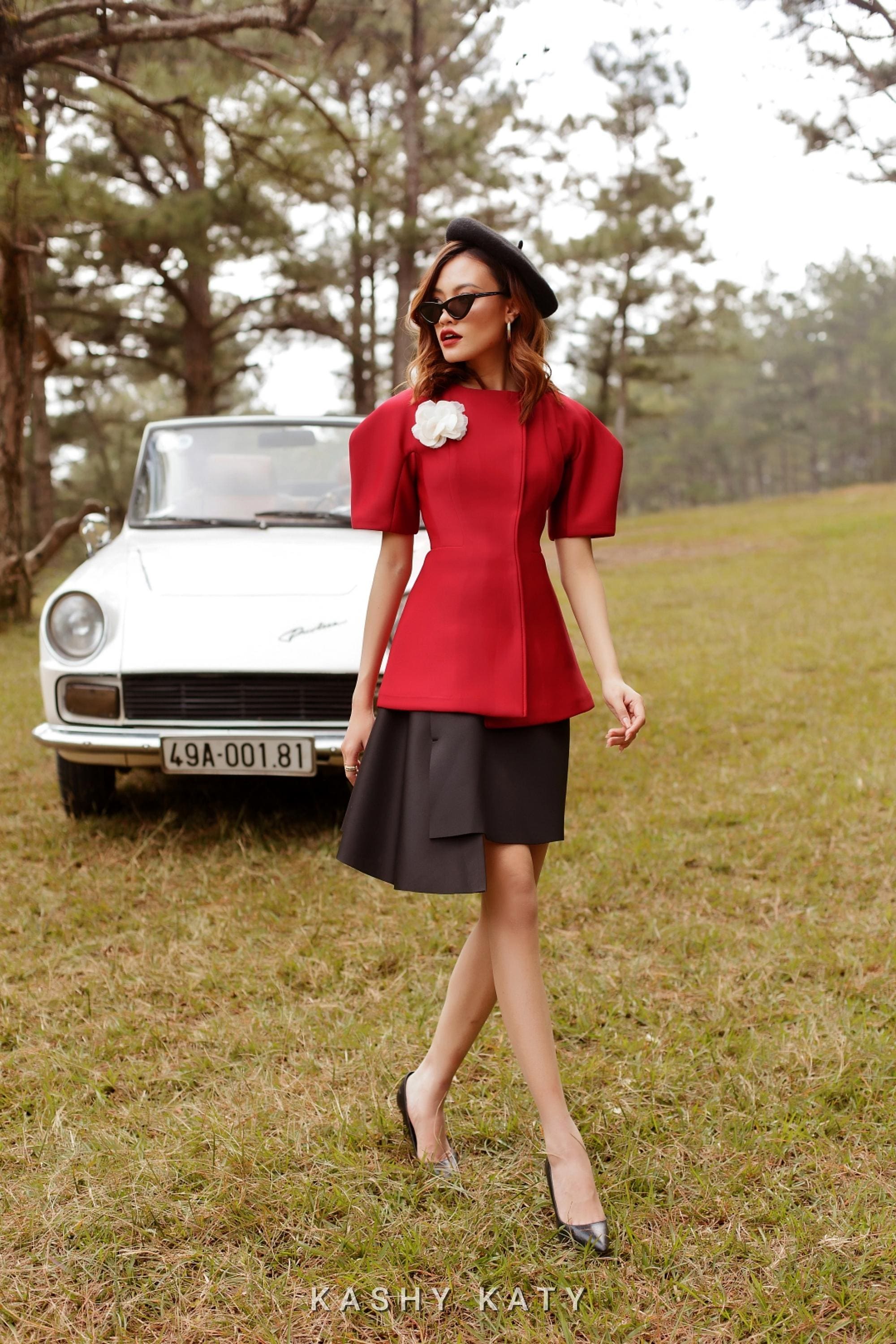 Red Structured Peplum Top With Puff Sleeves – Elegant Waist-defining ...