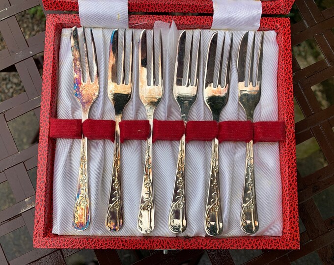 DESSERT FORKS Vintage Cased Set of Pretty Dessert Forks Rhapsody ...