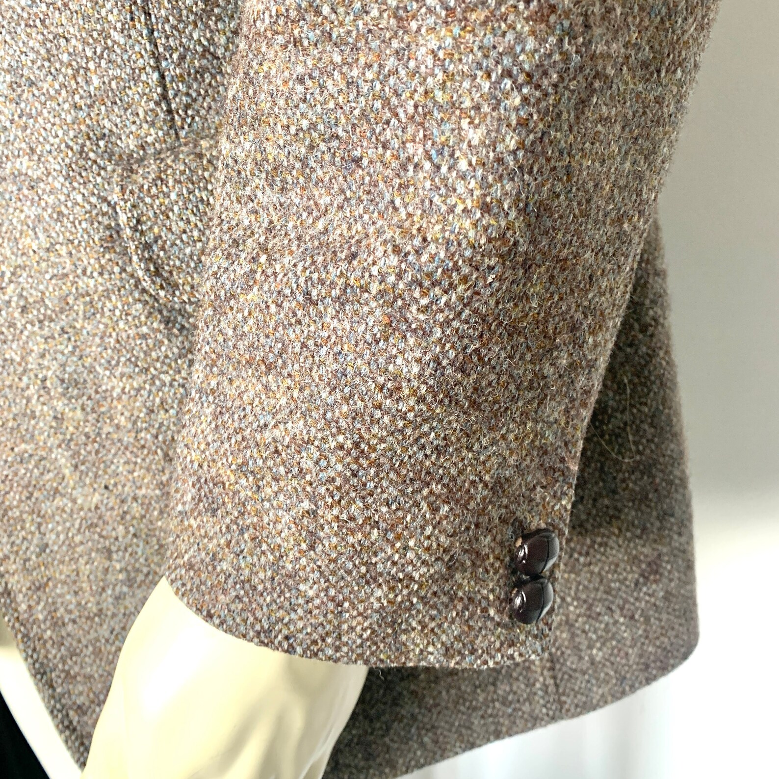 HARRIS TWEED JACKET / A Classic English Brown 2 Button Vintage Harris ...
