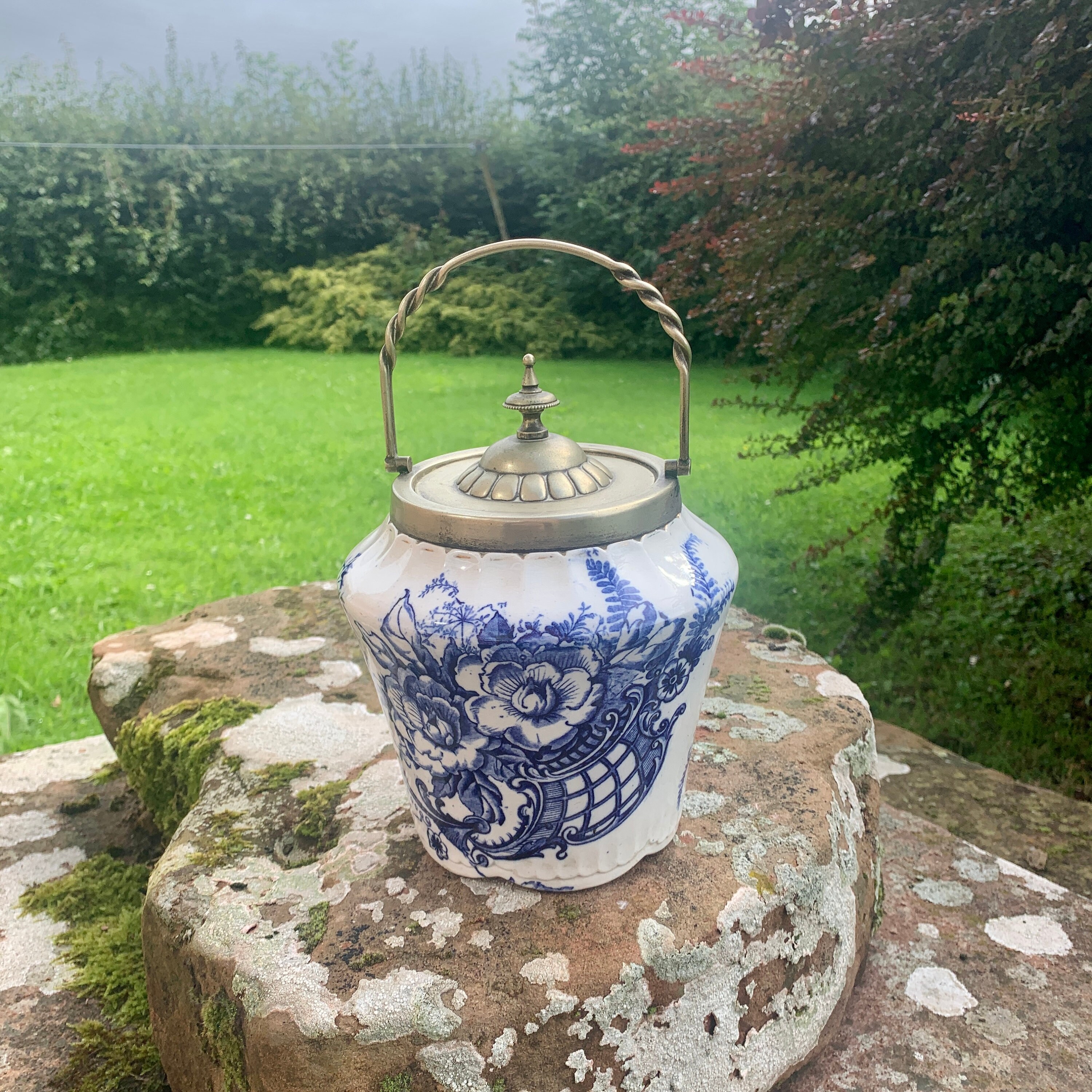 Antique or Pre 1950s Blue and White Delft Style Biscuit Barrel With ...