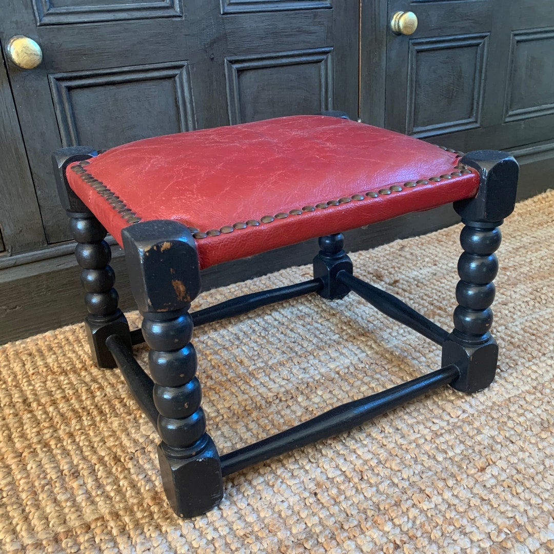 VINTAGE FOOTSTOOL old World Pre 1950 Bobbin Turned Footstool With Red ...