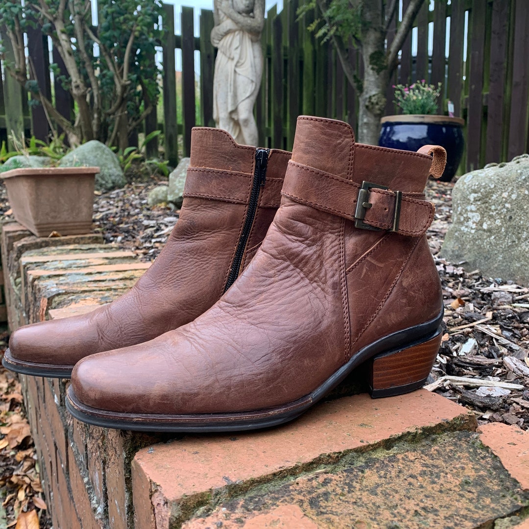 Retro 90's Ladies Brown Leather Cuban Heeled Gaucho or Cowboy Boots. UK ...
