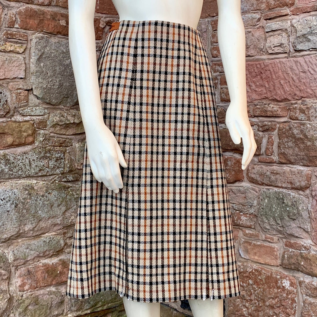 Daks Of London Traditional Vintage Ladies Pleated Country Skirt Or Plaid Daks By Royal Warrant