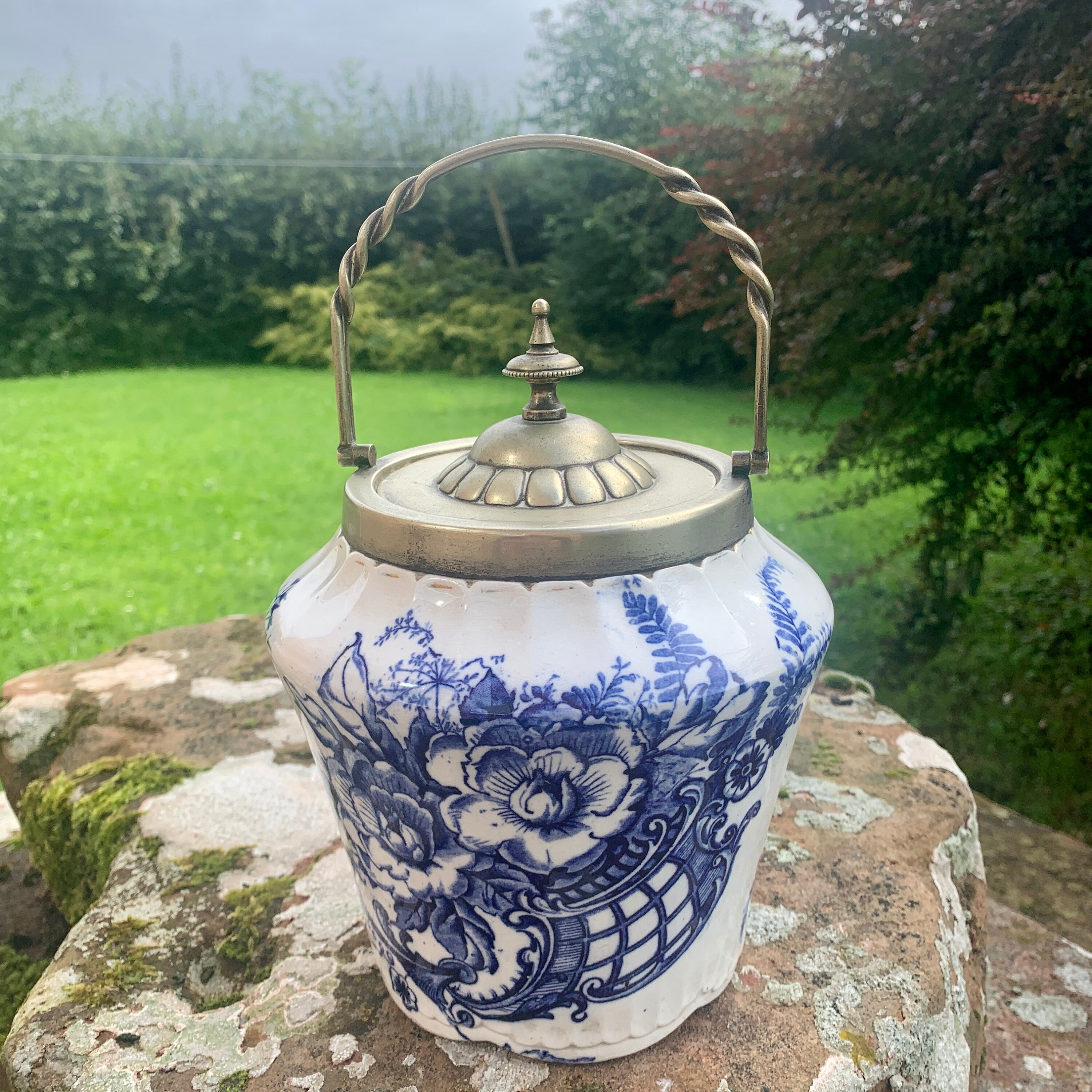Antique or Pre 1950s Blue and White Delft Style Biscuit Barrel With ...