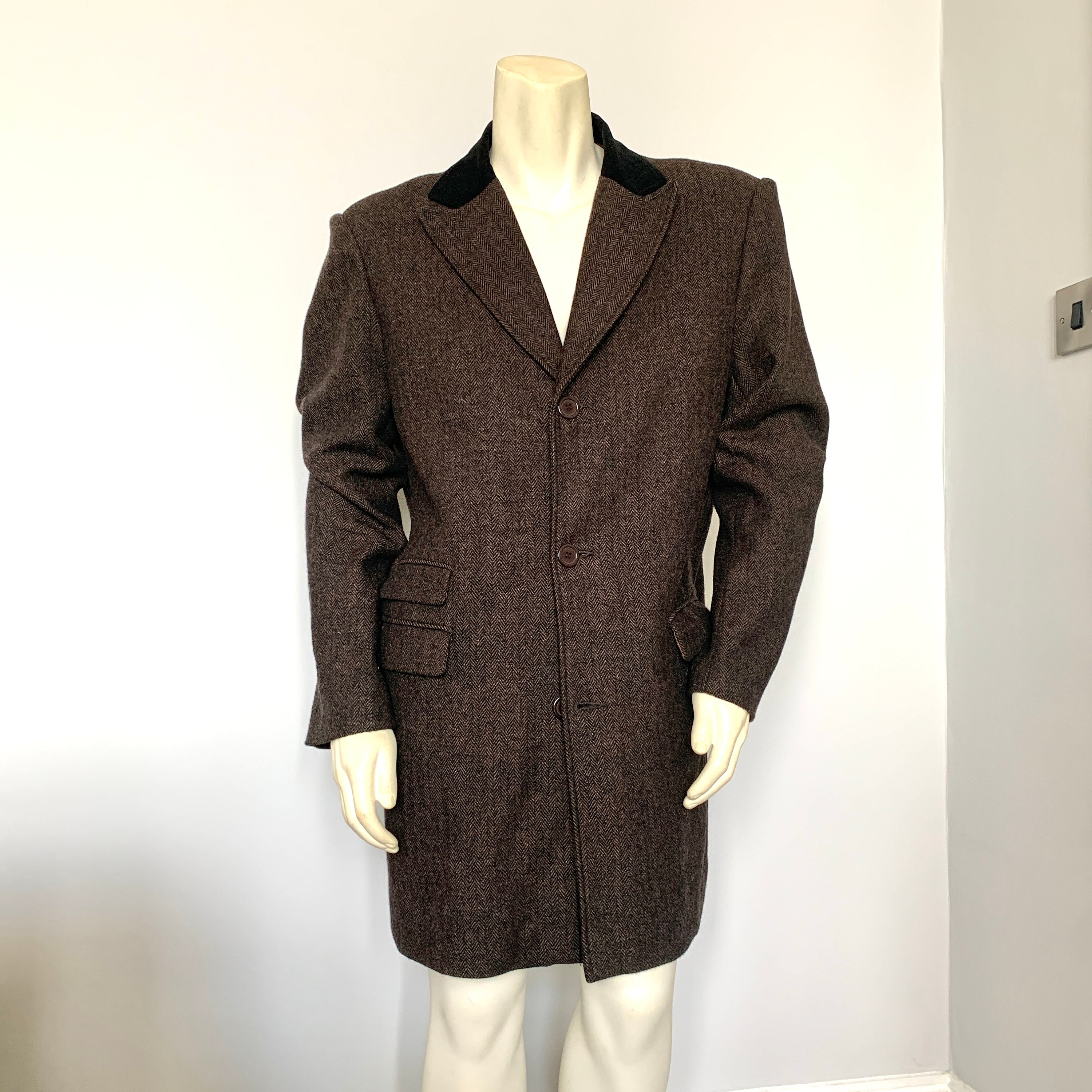 English Tweed Overcoat / A Classic English Brown 3 Button Vintage Tweed ...