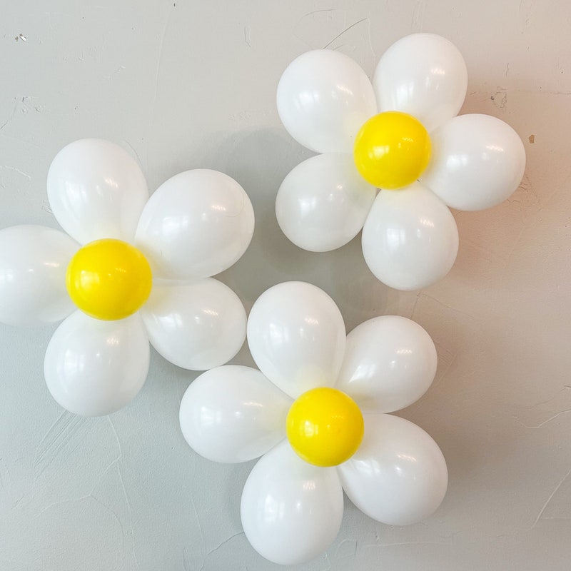 White Daisy Balloons - Etsy