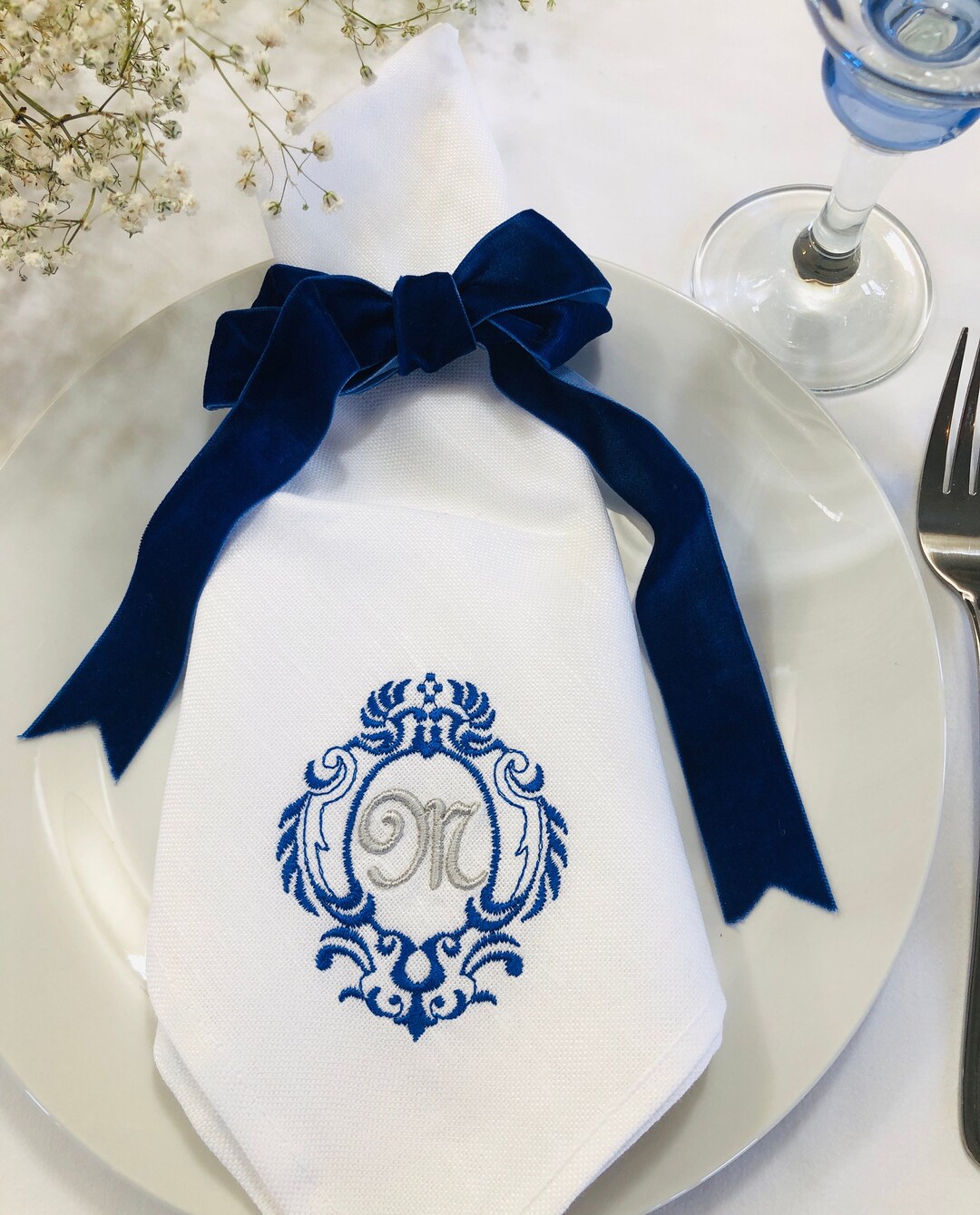 Embroidered Monogram Napkin: Personalized Elegant Table Decor - Etsy