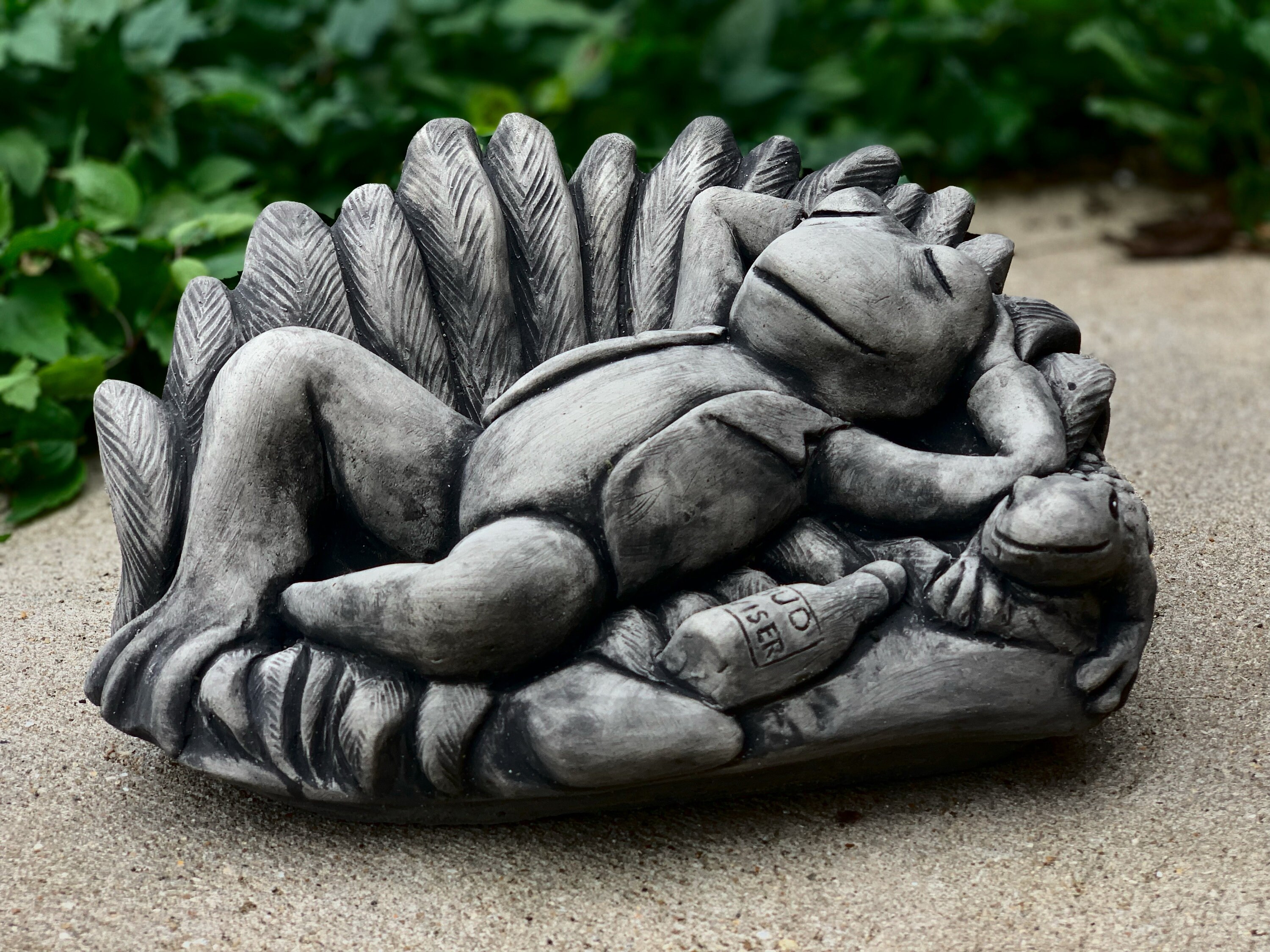 Smiling Fairy Garden Frog Statue, Stone Frog Figurine Garden Sculpture ...