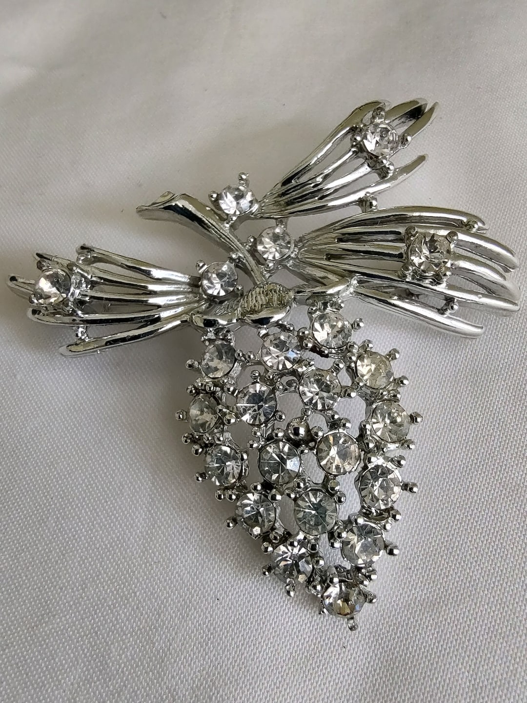 Vintage Brooch, 1950s Pristine Condition. Crystal and Rhodium Plated ...
