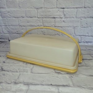 Tupperware Fresh-n-fancy Rectangle Sheet Cake Carrier W/handle Cupcakes ...