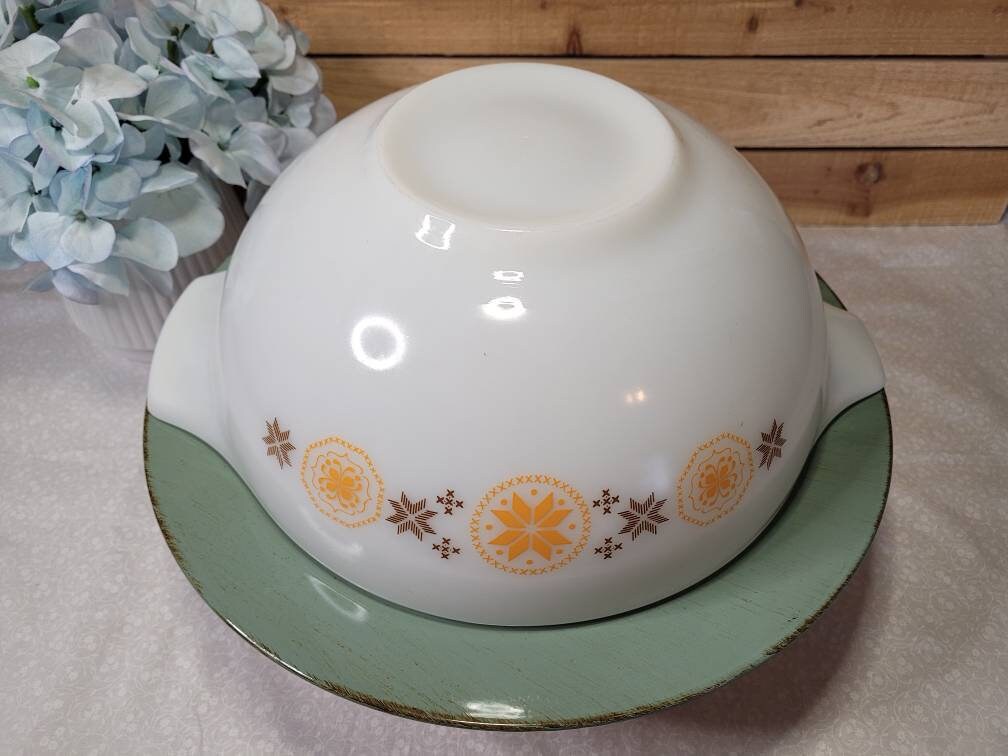 Vintage Pyrex Town and Country Cinderella Bowl 444 - Pyrex Orange Cross ...