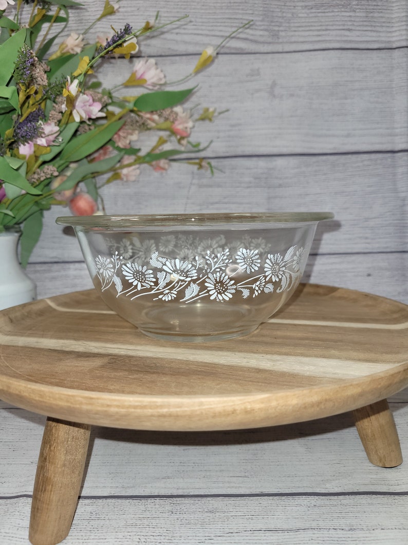 Pyrex Colonial Mist Clear 325, 322 CHOICE Pyrex White Lace Mixing Bowls ...